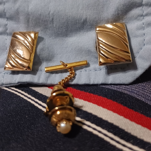 Accessories | Vintage Gold Tone Textured Cufflink Set Includes Pearl ...
